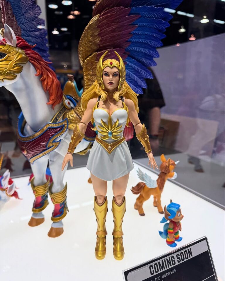 Mondo reveals new 1:6 Scale SWIFT WIND and SHE-RA figures, plus 1:12 ...