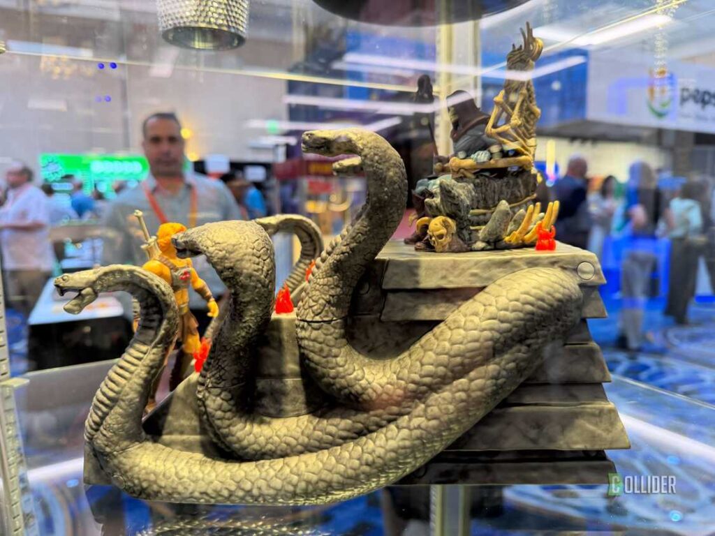 POPCORN BUCKETS & CUPS & PLUSH! OH MY! Cinemark (and Regal?) reveal ...